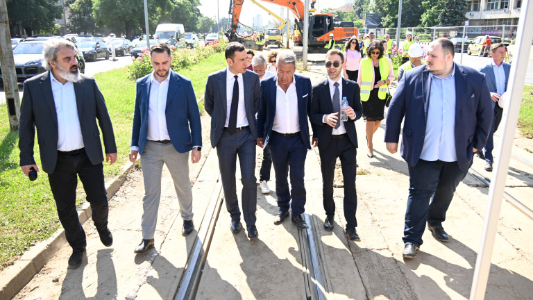 Васил Терзиев: Ремонтът на бул. "Мария Луиза" трябва да приключи до ...