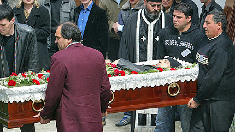 Погребаха Георги Стоев - News.bg